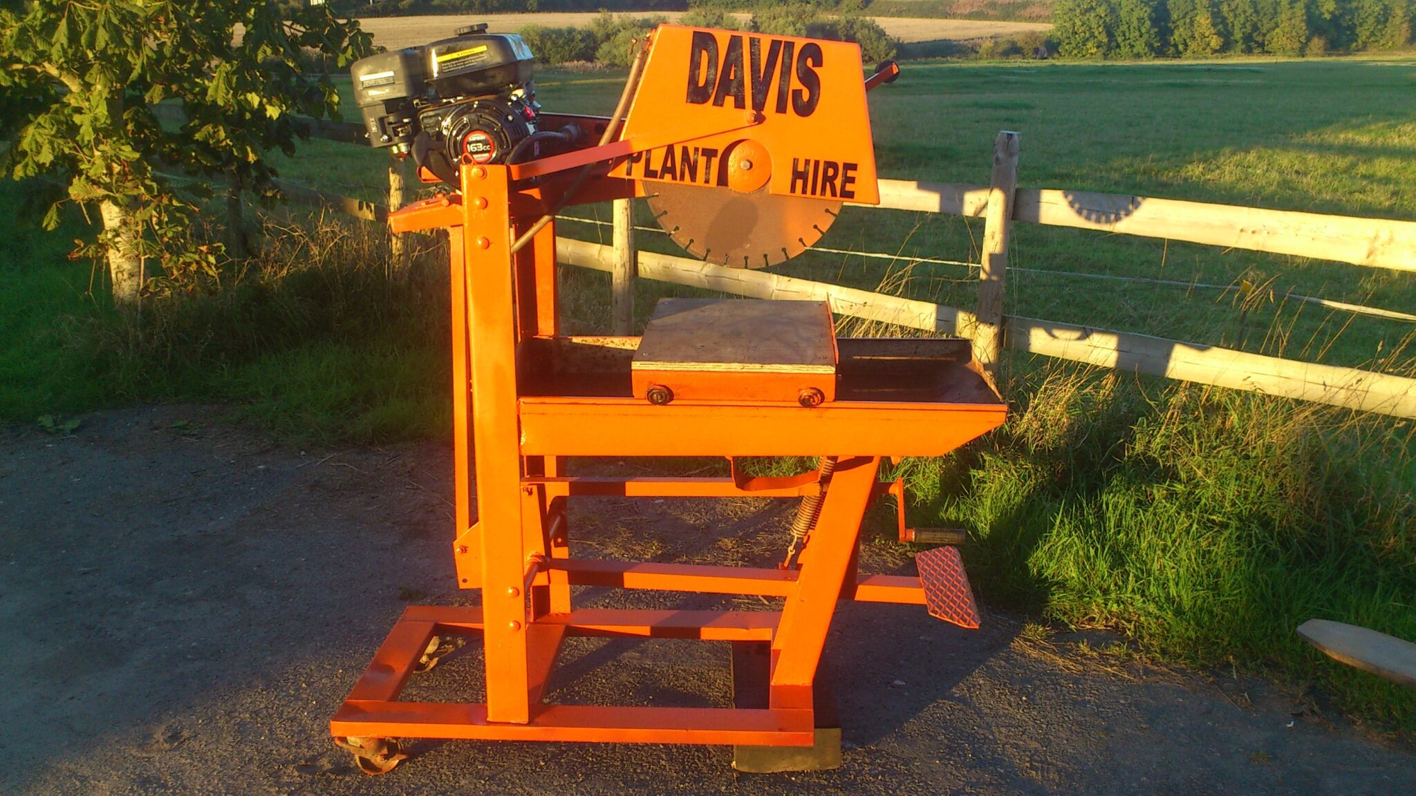 Towable and Small - 3 - Clipper Stone Saw | DAP HIRE