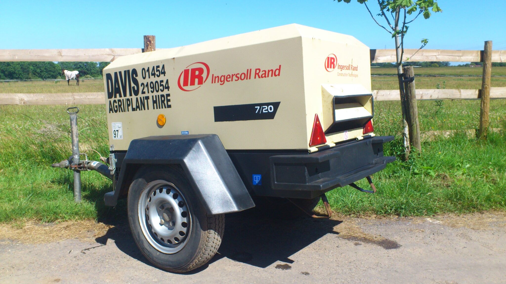 Towable and Small - 2 - Ingersoll Rand Compressor | DAP HIRE